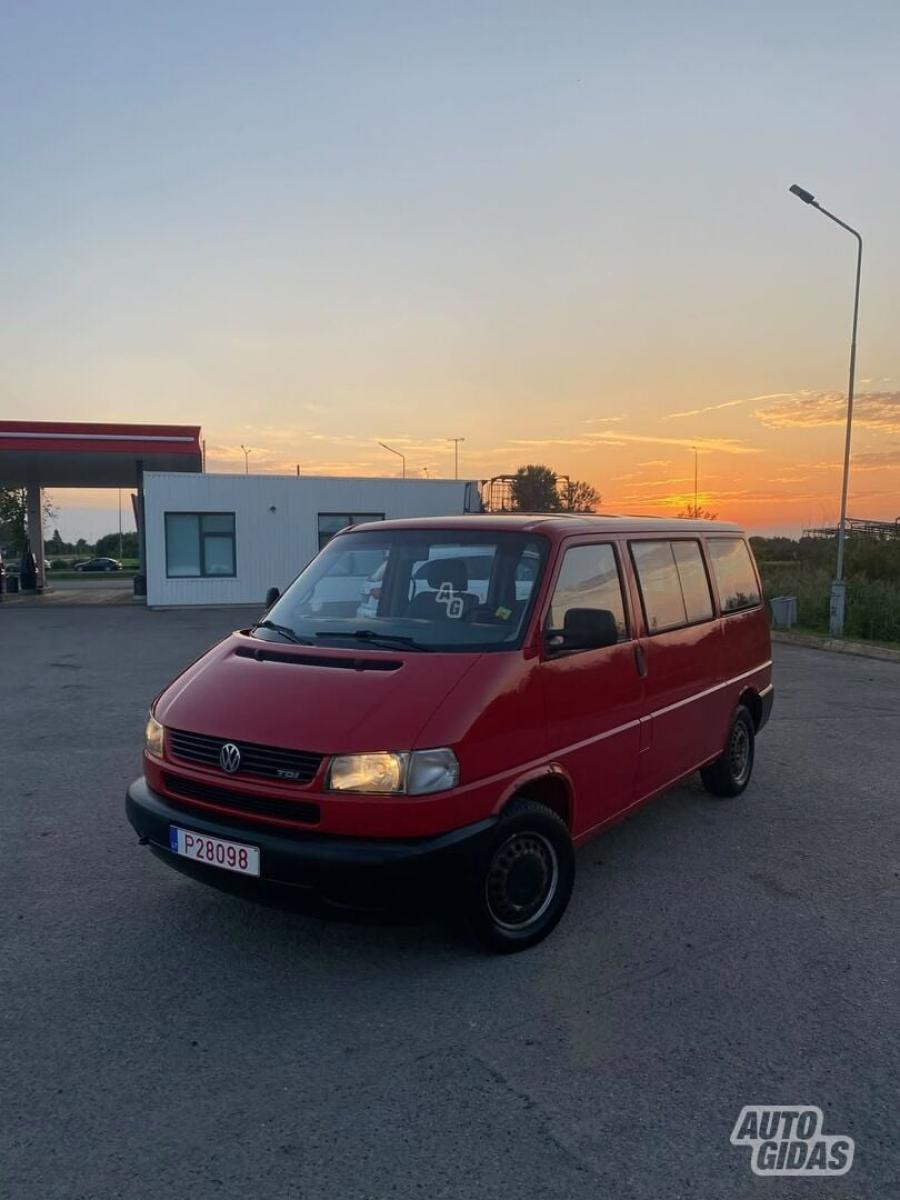 Sarkans Volkswagen Multivan 1999 Šauļi, ar dzinēja tilpumu 2.50 L un nobraukumu 387 tūkst. km par 3350 €, foto 3 vietnē AUTOMOTO.COM.LV