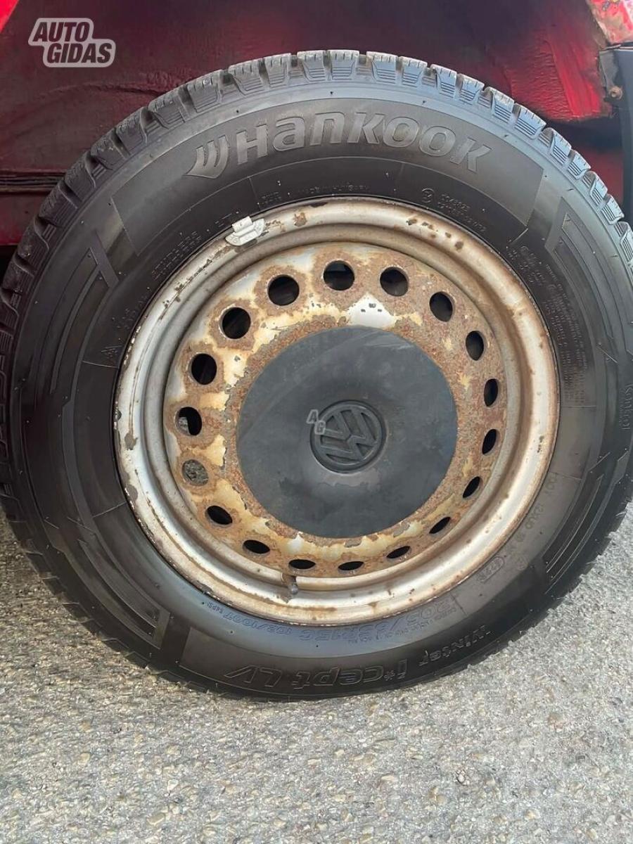 Sarkans Volkswagen Multivan 1999 Šauļi, ar dzinēja tilpumu 2.50 L un nobraukumu 387 tūkst. km par 3350 €, foto 11 vietnē AUTOMOTO.COM.LV