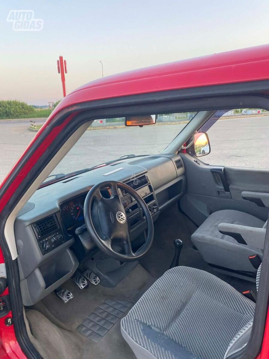 Sarkans Volkswagen Multivan 1999 Šauļi, ar dzinēja tilpumu 2.50 L un nobraukumu 387 tūkst. km par 3350 €, foto 14 vietnē AUTOMOTO.COM.LV