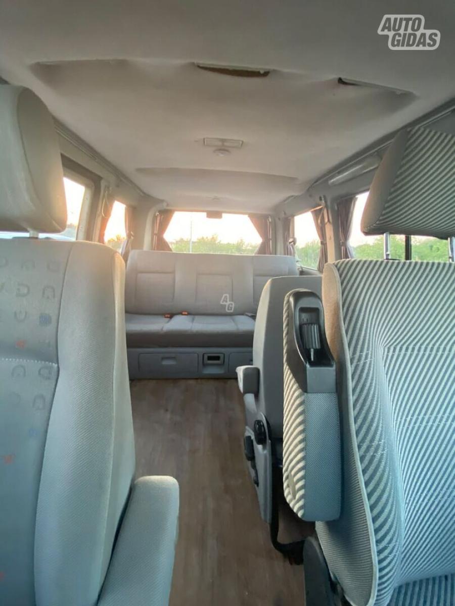 Sarkans Volkswagen Multivan 1999 Šauļi, ar dzinēja tilpumu 2.50 L un nobraukumu 387 tūkst. km par 3350 €, foto 17 vietnē AUTOMOTO.COM.LV