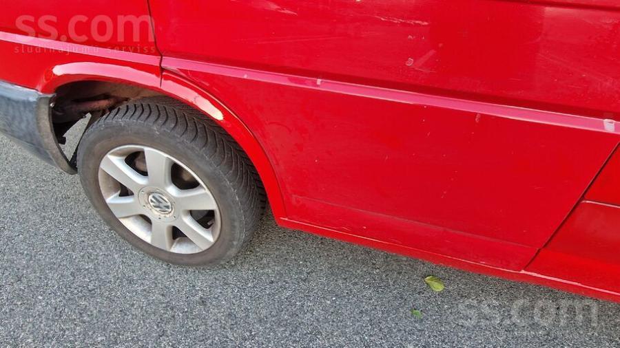 Red Volkswagen Multivan 1999 in Riga, with an engine capacity of 2.50 L and mileage of 0 thousand km for 2990 €, photo 12 on AUTOMOTO.COM.LV