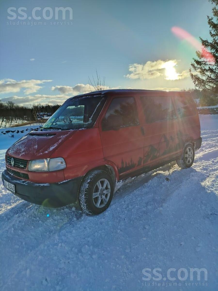 Красный Фольксваген Мультиван 2001 в Талси, объемом двигателя 2.50 л и пробегом 459 тыс. км за 3700 €, фото 2 на AUTOMOTO.COM.LV