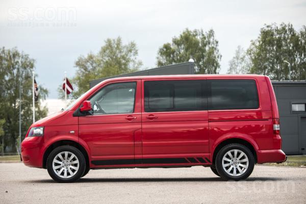 Sarkans Volkswagen Multivan 2004 Tukums, ar dzinēja tilpumu 2.50 L un nobraukumu 0 tūkst. km par 8990 €, foto 3 vietnē AUTOMOTO.COM.LV