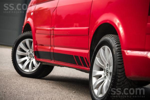 Sarkans Volkswagen Multivan 2004 Tukums, ar dzinēja tilpumu 2.50 L un nobraukumu 0 tūkst. km par 8990 €, foto 10 vietnē AUTOMOTO.COM.LV