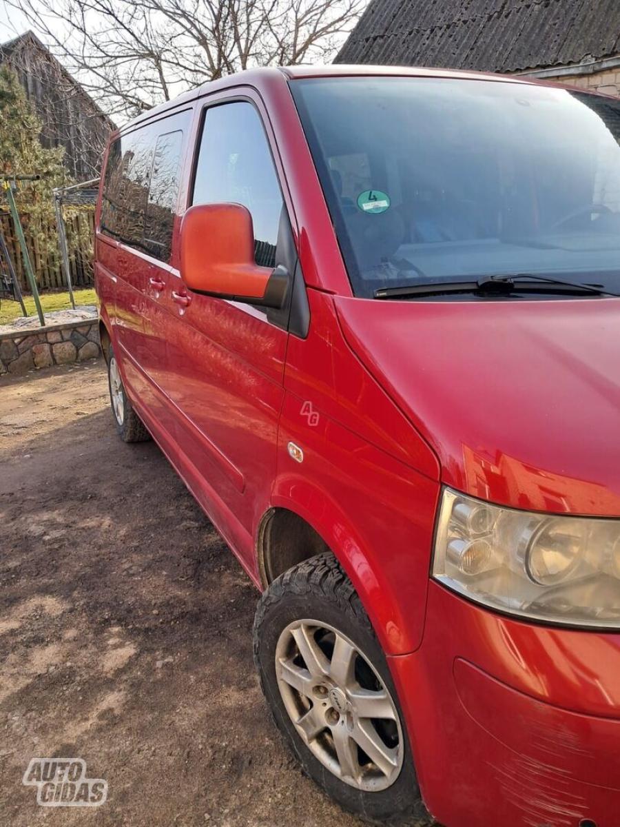 Red Volkswagen Multivan 2008 in Vilkaviskis, with an engine capacity of 2.50 L and mileage of 349 thousand km for 8500 €, photo 1 on AUTOMOTO.COM.LV
