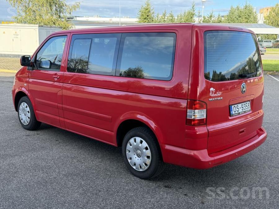 Red Volkswagen Multivan 2008 in Riga, with an engine capacity of 2.00 L and mileage of 227 thousand km for 8900 €, photo 4 on AUTOMOTO.COM.LV