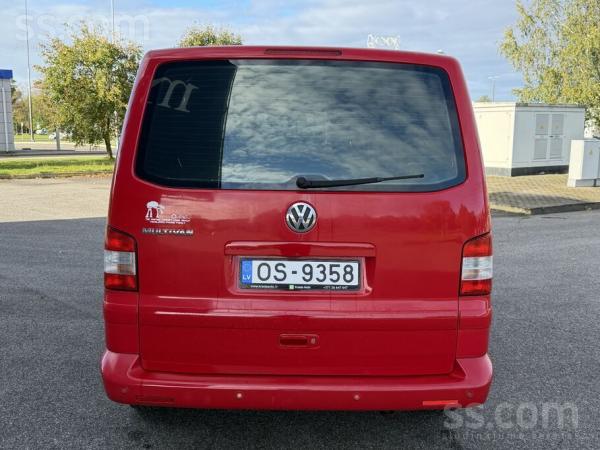 Red Volkswagen Multivan 2008 in Riga, with an engine capacity of 2.00 L and mileage of 227 thousand km for 8900 €, photo 5 on AUTOMOTO.COM.LV