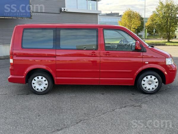 Red Volkswagen Multivan 2008 in Riga, with an engine capacity of 2.00 L and mileage of 227 thousand km for 8900 €, photo 7 on AUTOMOTO.COM.LV