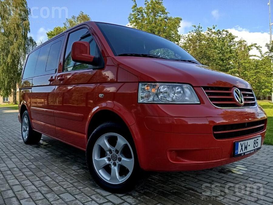 Sarkans Volkswagen Multivan 2009 Balvi, ar dzinēja tilpumu 2.50 L un nobraukumu 289 tūkst. km par 9950 €, foto 1 vietnē AUTOMOTO.COM.LV