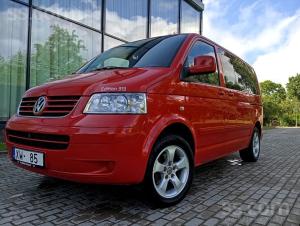 Sarkans Volkswagen Multivan 2009 Balvi, ar dzinēja tilpumu 2.50 L un nobraukumu 289 tūkst. km par 9950 €, foto 13 vietnē AUTOMOTO.COM.LV