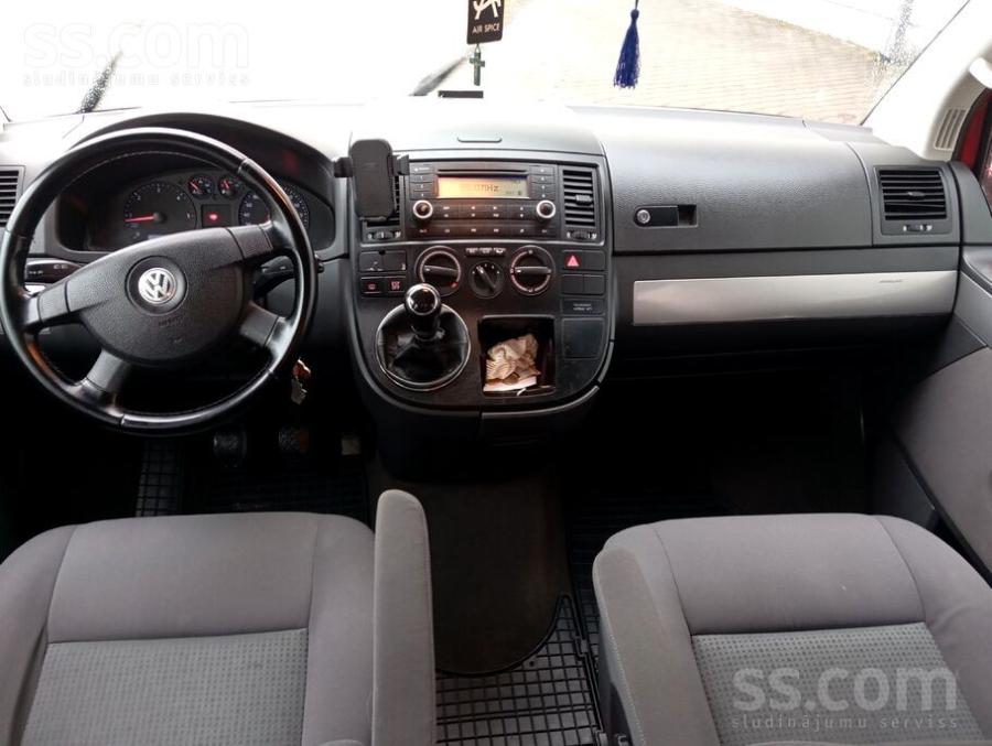 Sarkans Volkswagen Multivan 2009 Balvi, ar dzinēja tilpumu 2.50 L un nobraukumu 289 tūkst. km par 9950 €, foto 16 vietnē AUTOMOTO.COM.LV