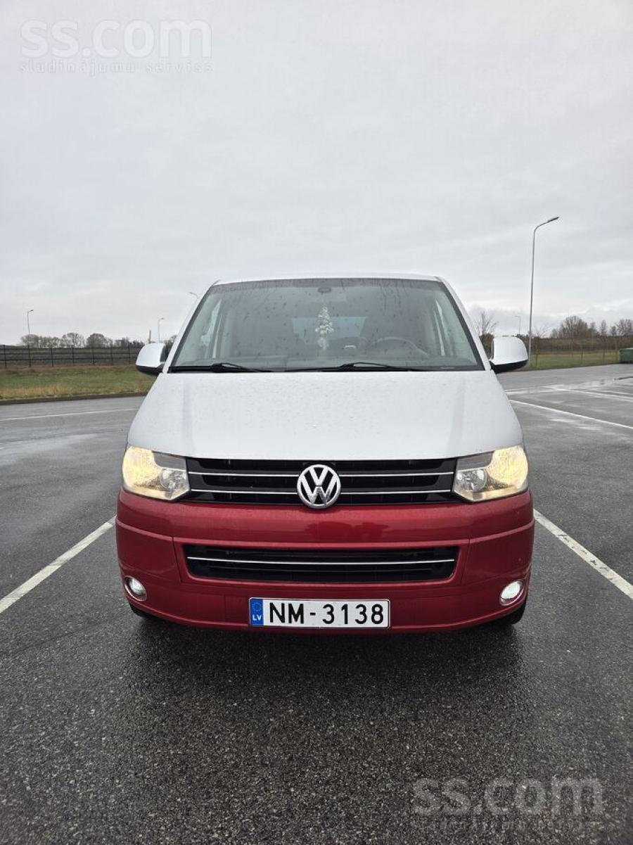 Sarkans Volkswagen Multivan 2010 Rīga, ar dzinēja tilpumu 2.00 L un nobraukumu 365 tūkst. km par 11500 €, foto 3 vietnē AUTOMOTO.COM.LV