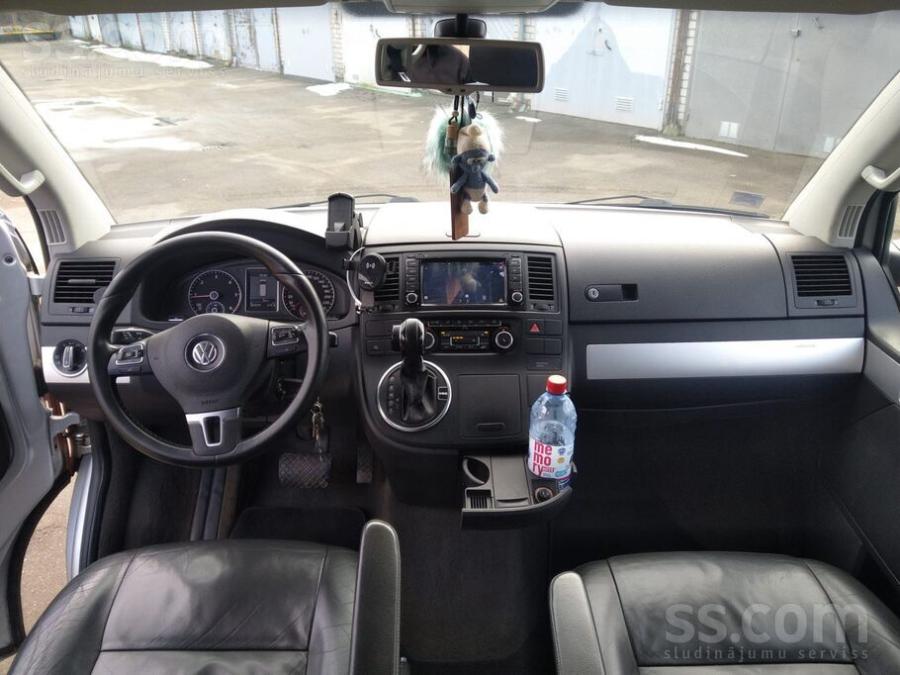 Sarkans Volkswagen Multivan 2010 Rīga, ar dzinēja tilpumu 2.00 L un nobraukumu 365 tūkst. km par 11500 €, foto 6 vietnē AUTOMOTO.COM.LV