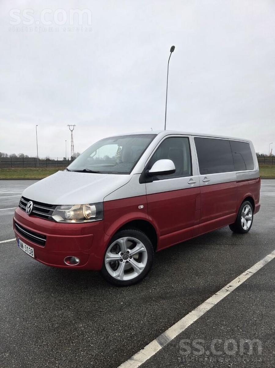 Sarkans Volkswagen Multivan 2010 Rīga, ar dzinēja tilpumu 2.00 L un nobraukumu 365 tūkst. km par 11500 €, foto 9 vietnē AUTOMOTO.COM.LV
