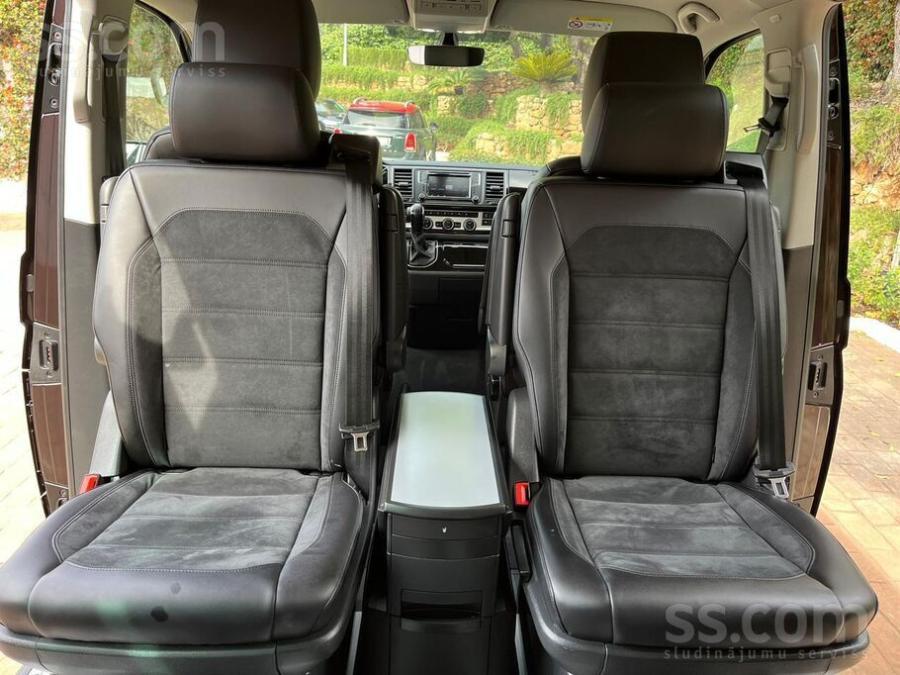 Sarkans Volkswagen Multivan 2017 Rīga, ar dzinēja tilpumu 2.00 L un nobraukumu 103 tūkst. km par 33000 €, foto 8 vietnē AUTOMOTO.COM.LV