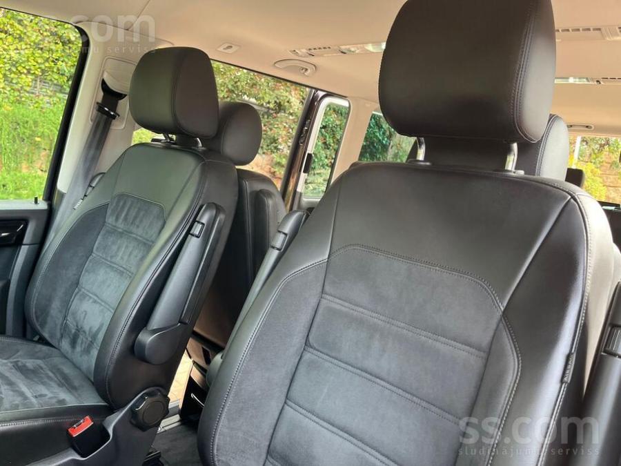 Sarkans Volkswagen Multivan 2017 Rīga, ar dzinēja tilpumu 2.00 L un nobraukumu 103 tūkst. km par 33000 €, foto 9 vietnē AUTOMOTO.COM.LV