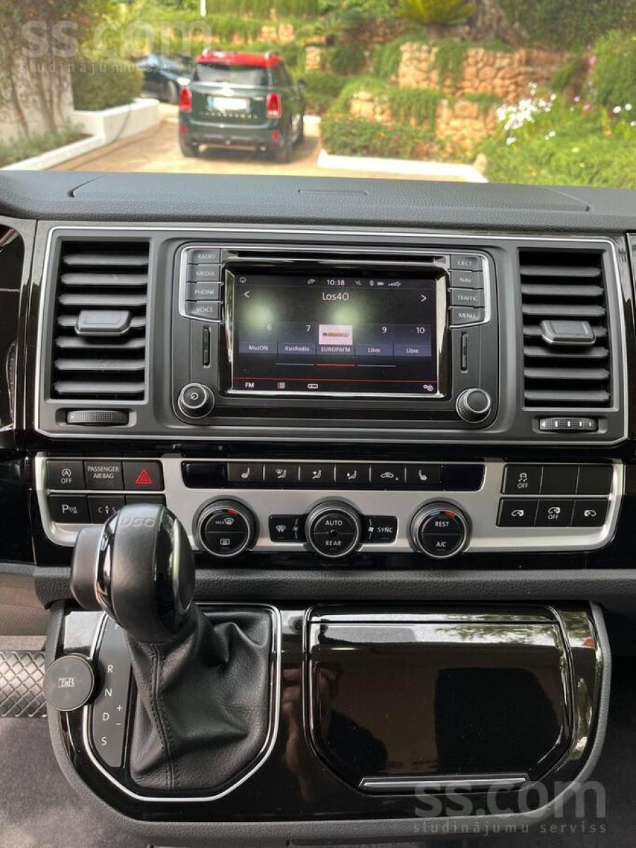 Sarkans Volkswagen Multivan 2017 Rīga, ar dzinēja tilpumu 2.00 L un nobraukumu 103 tūkst. km par 33000 €, foto 16 vietnē AUTOMOTO.COM.LV