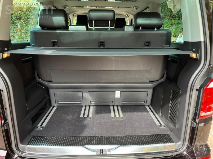 Sarkans Volkswagen Multivan 2017 Rīga, ar dzinēja tilpumu 2.00 L un nobraukumu 103 tūkst. km par 33000 €, foto 17 vietnē AUTOMOTO.COM.LV