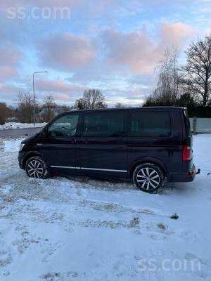 Red Volkswagen Multivan 2017 in Riga, with an engine capacity of 2.00 L and mileage of 95 thousand km for 34999 €, photo 7 on AUTOMOTO.COM.LV