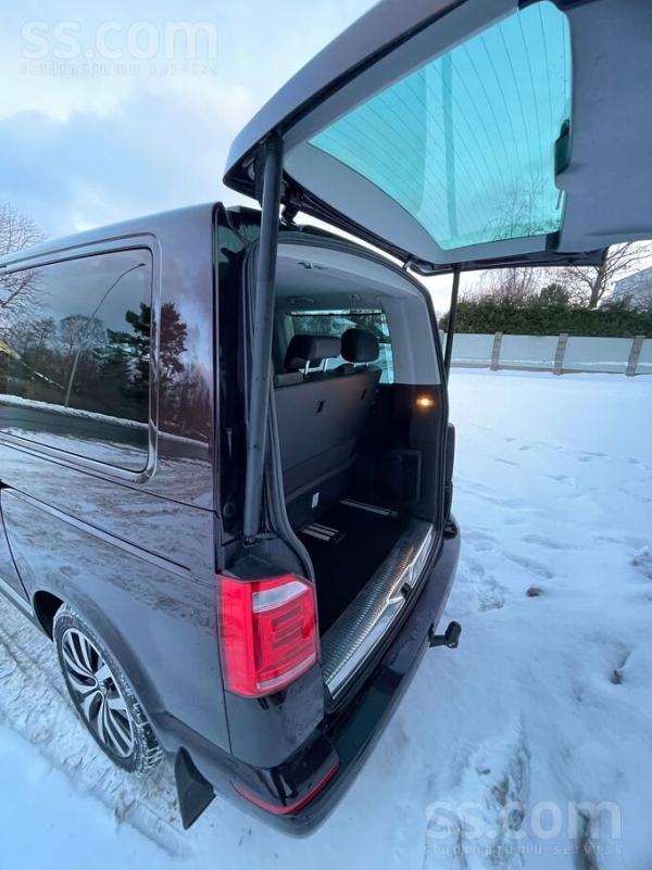 Sarkans Volkswagen Multivan 2017 Rīga, ar dzinēja tilpumu 2.00 L un nobraukumu 95 tūkst. km par 34999 €, foto 10 vietnē AUTOMOTO.COM.LV