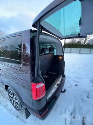 Red Volkswagen Multivan 2017 in Riga, with an engine capacity of 2.00 L and mileage of 95 thousand km for 34999 €, photo 11 on AUTOMOTO.COM.LV