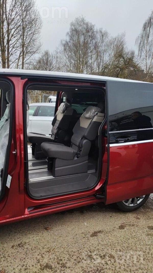 Sarkans Volkswagen Multivan 2024 Jūrmala, ar dzinēja tilpumu 2.00 L un nobraukumu 35 tūkst. km par 53500 €, foto 3 vietnē AUTOMOTO.COM.LV
