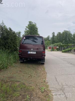 Sarkans Volkswagen Multivan 1995 Rīga, ar dzinēja tilpumu 1.90 L un nobraukumu 425 tūkst. km par 3300 €, foto 5 vietnē AUTOMOTO.COM.LV