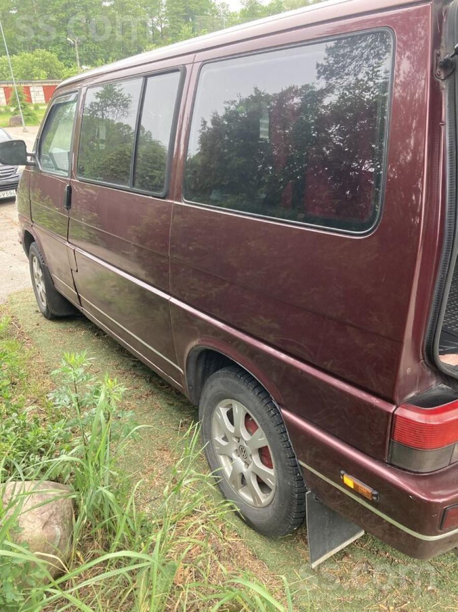 Sarkans Volkswagen Multivan 1995 Rīga, ar dzinēja tilpumu 1.90 L un nobraukumu 425 tūkst. km par 3300 €, foto 7 vietnē AUTOMOTO.COM.LV