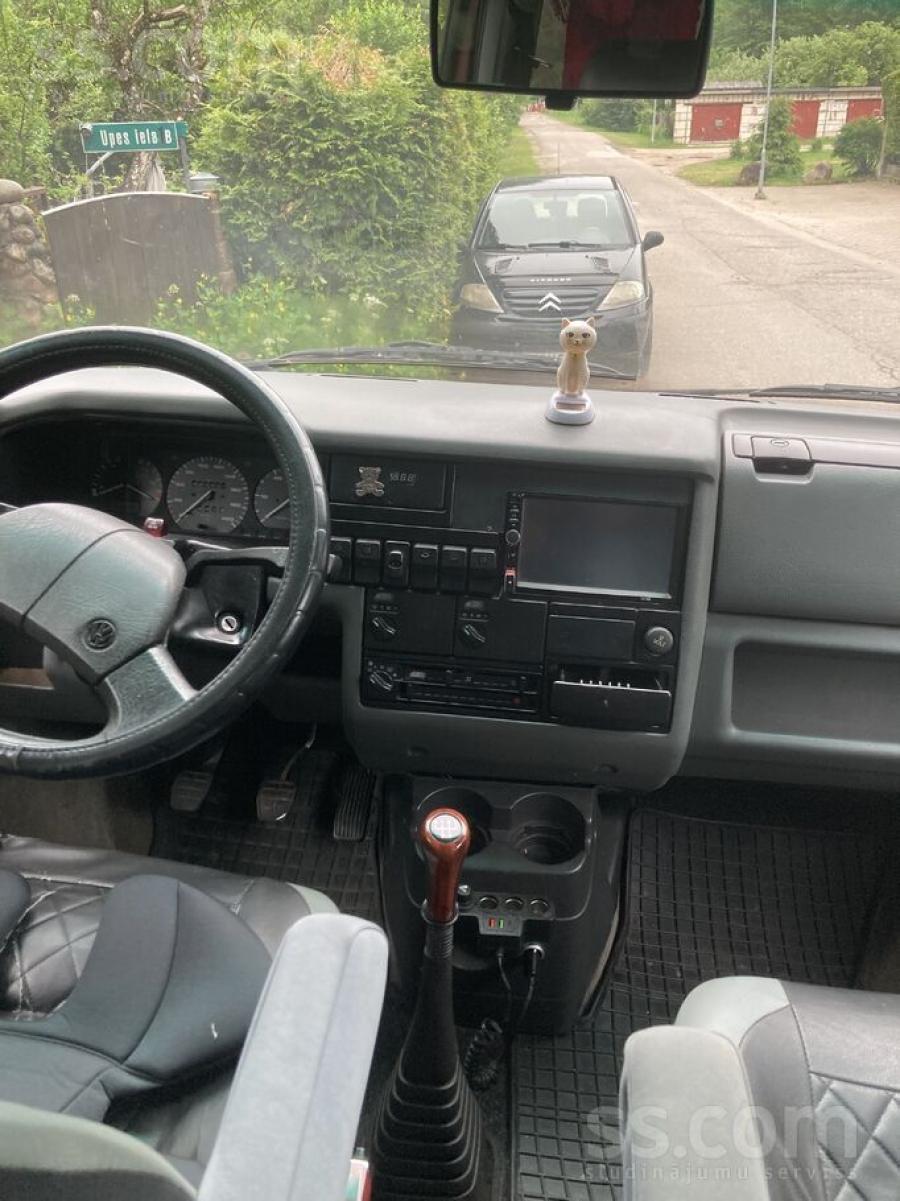 Sarkans Volkswagen Multivan 1995 Rīga, ar dzinēja tilpumu 1.90 L un nobraukumu 425 tūkst. km par 3300 €, foto 8 vietnē AUTOMOTO.COM.LV