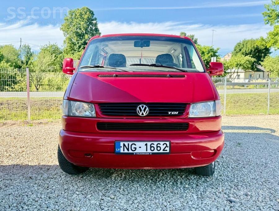 Sarkans Volkswagen Multivan 1997 Rēzekne, ar dzinēja tilpumu 2.50 L un nobraukumu 441 tūkst. km par 3750 €, foto 3 vietnē AUTOMOTO.COM.LV