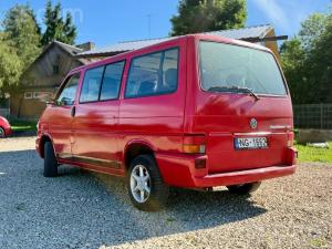 Sarkans Volkswagen Multivan 1997 Rēzekne, ar dzinēja tilpumu 2.50 L un nobraukumu 441 tūkst. km par 3750 €, foto 4 vietnē AUTOMOTO.COM.LV