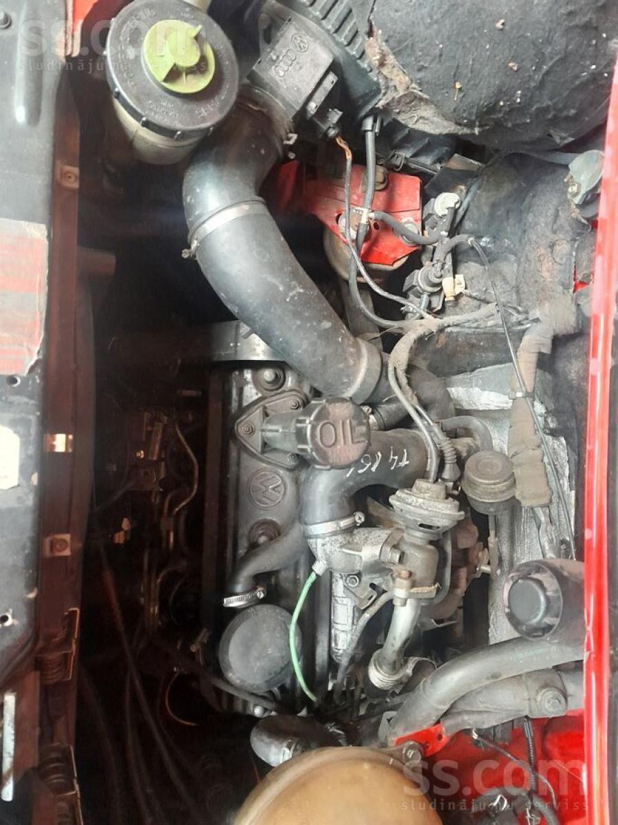Sarkans Volkswagen Multivan 1997 Daugavpils, ar dzinēja tilpumu 1.90 L un nobraukumu 754 tūkst. km par 3500 €, foto 15 vietnē AUTOMOTO.COM.LV