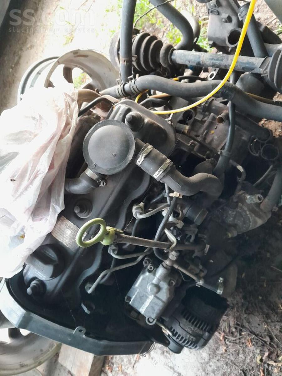 Sarkans Volkswagen Multivan 1997 Daugavpils, ar dzinēja tilpumu 1.90 L un nobraukumu 754 tūkst. km par 3500 €, foto 16 vietnē AUTOMOTO.COM.LV