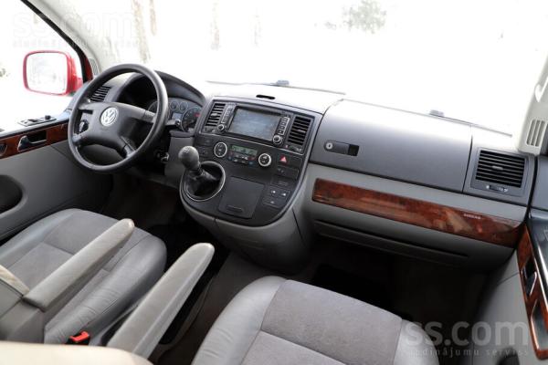 Sarkans Volkswagen Multivan 2004 Tukums, ar dzinēja tilpumu 2.50 L un nobraukumu 0 tūkst. km par 8990 €, foto 9 vietnē AUTOMOTO.COM.LV