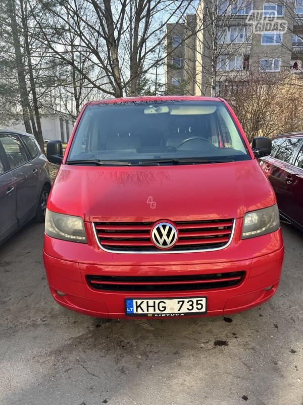 Red Volkswagen Multivan 2004 in Vilnius, with an engine capacity of 2.50 L and mileage of 465 thousand km for 2800 €, photo 1 on AUTOMOTO.COM.LV