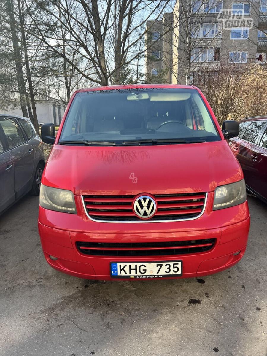 Red Volkswagen Multivan 2004 in Vilnius, with an engine capacity of 2.50 L and mileage of 465 thousand km for 2800 €, photo 1 on AUTOMOTO.COM.LV