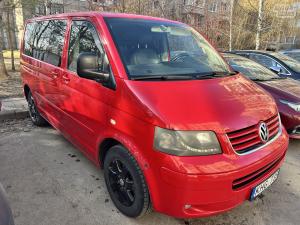 Red Volkswagen Multivan 2004 in Vilnius, with an engine capacity of 2.50 L and mileage of 465 thousand km for 2800 €, photo 3 on AUTOMOTO.COM.LV