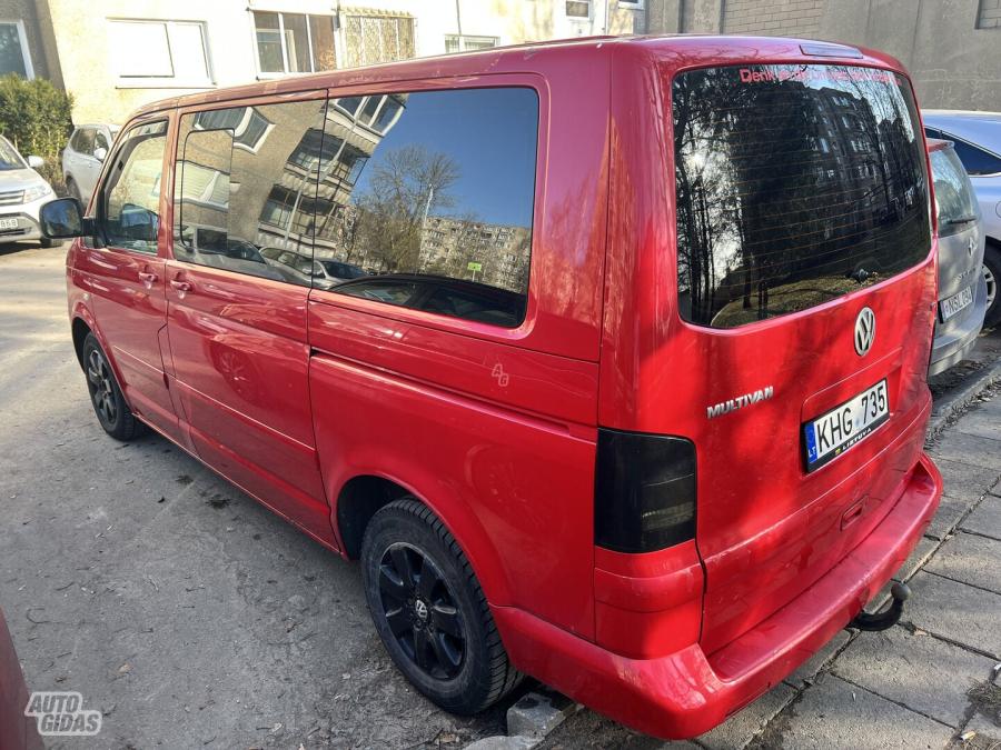 Red Volkswagen Multivan 2004 in Vilnius, with an engine capacity of 2.50 L and mileage of 465 thousand km for 2800 €, photo 6 on AUTOMOTO.COM.LV
