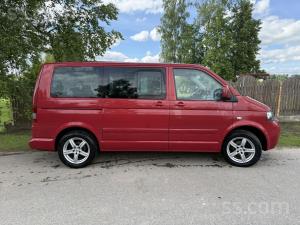 Red Volkswagen Multivan 2004 in Rezekne, with an engine capacity of 2.50 L and mileage of 247 thousand km for 6300 €, photo 7 on AUTOMOTO.COM.LV