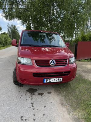 Red Volkswagen Multivan 2004 in Rezekne, with an engine capacity of 2.50 L and mileage of 247 thousand km for 6300 €, photo 9 on AUTOMOTO.COM.LV