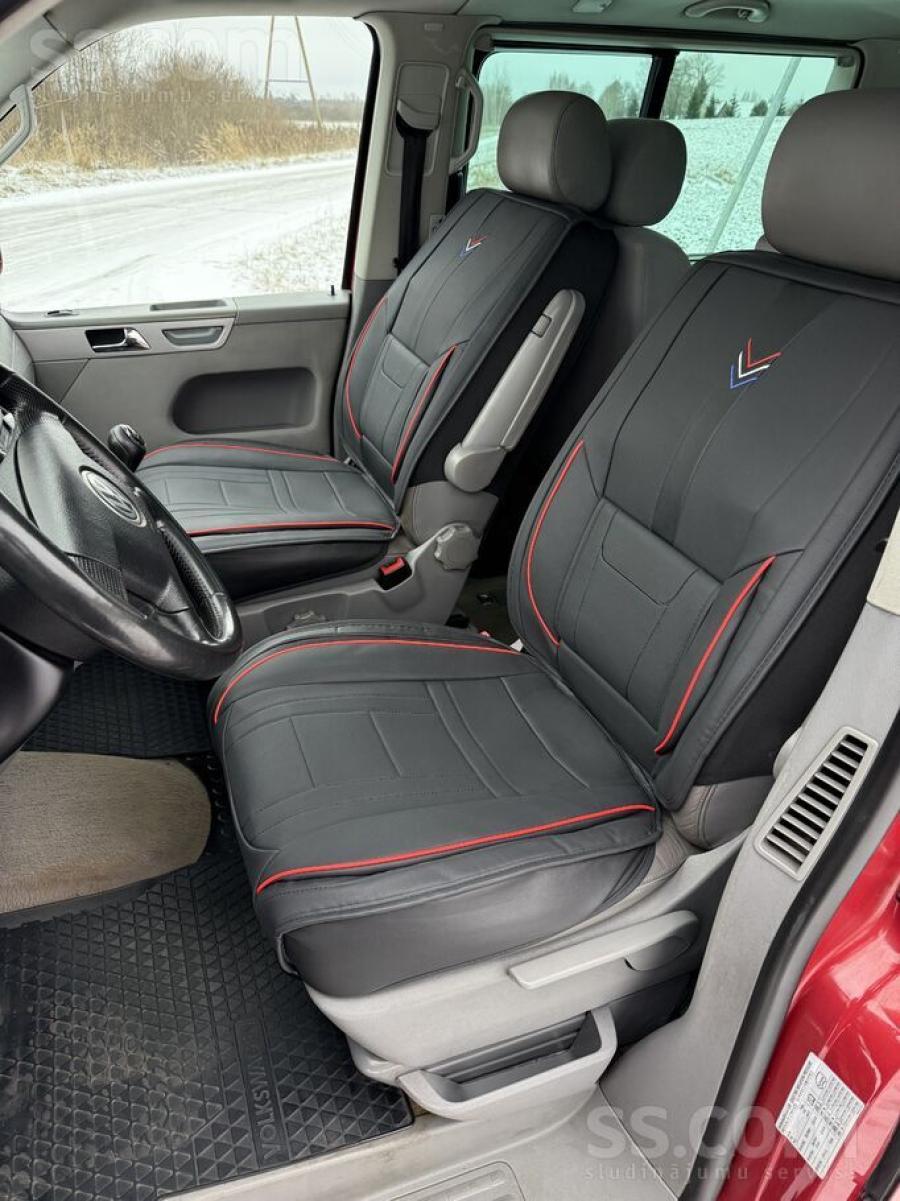 Red Volkswagen Multivan 2004 in Rezekne, with an engine capacity of 2.50 L and mileage of 247 thousand km for 6300 €, photo 13 on AUTOMOTO.COM.LV