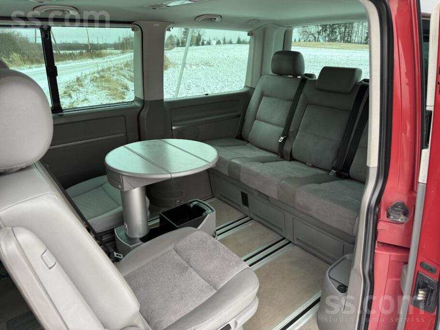 Red Volkswagen Multivan 2004 in Rezekne, with an engine capacity of 2.50 L and mileage of 247 thousand km for 6300 €, photo 14 on AUTOMOTO.COM.LV