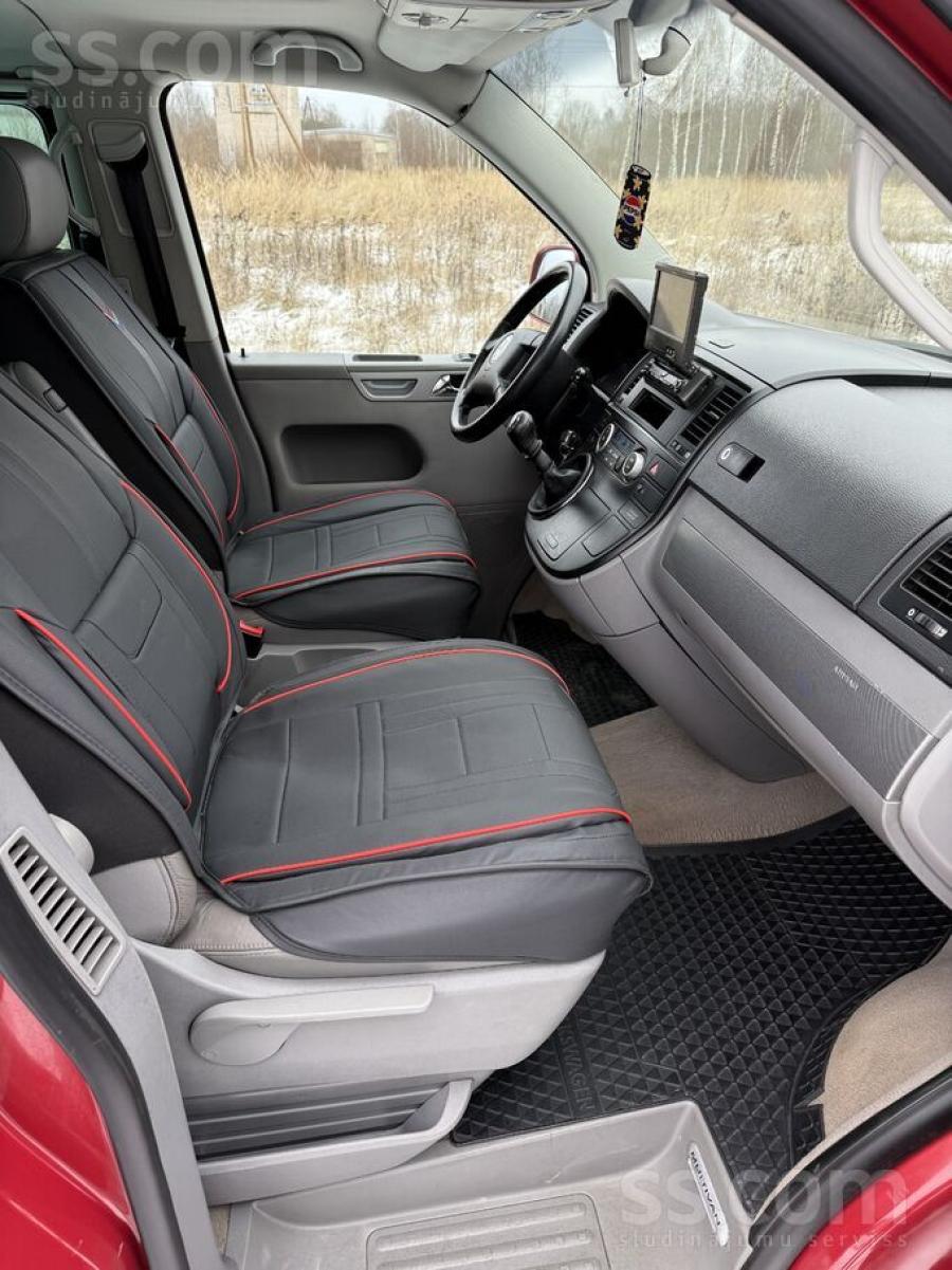 Red Volkswagen Multivan 2004 in Rezekne, with an engine capacity of 2.50 L and mileage of 247 thousand km for 6300 €, photo 18 on AUTOMOTO.COM.LV