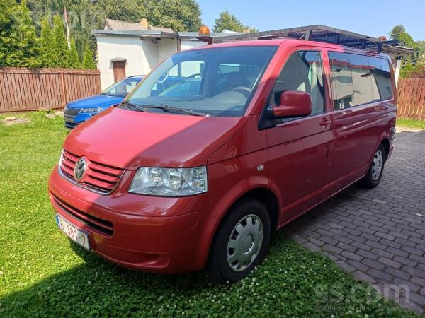Red Volkswagen Multivan 2007 in Riga, with an engine capacity of 2.50 L and mileage of 201 thousand km for 6400 €, photo 4 on AUTOMOTO.COM.LV