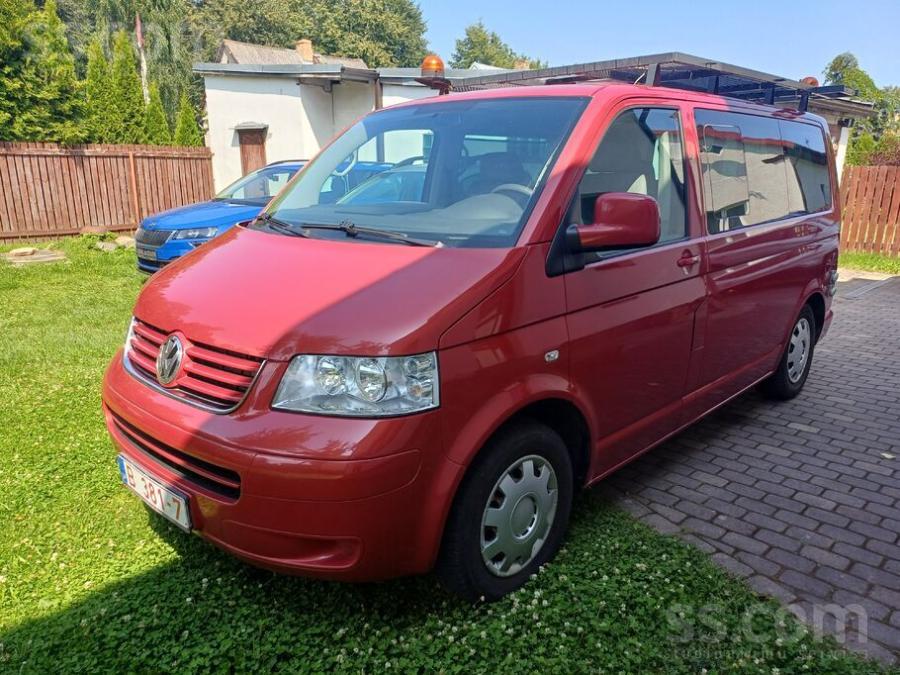 Sarkans Volkswagen Multivan 2007 Rīga, ar dzinēja tilpumu 2.50 L un nobraukumu 201 tūkst. km par 6400 €, foto 5 vietnē AUTOMOTO.COM.LV