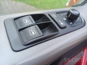 Sarkans Volkswagen Multivan 2007 Rīga, ar dzinēja tilpumu 2.50 L un nobraukumu 201 tūkst. km par 6400 €, foto 11 vietnē AUTOMOTO.COM.LV