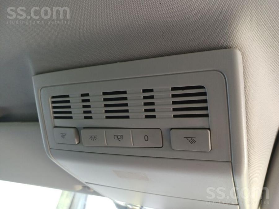 Sarkans Volkswagen Multivan 2007 Rīga, ar dzinēja tilpumu 2.50 L un nobraukumu 201 tūkst. km par 6400 €, foto 12 vietnē AUTOMOTO.COM.LV