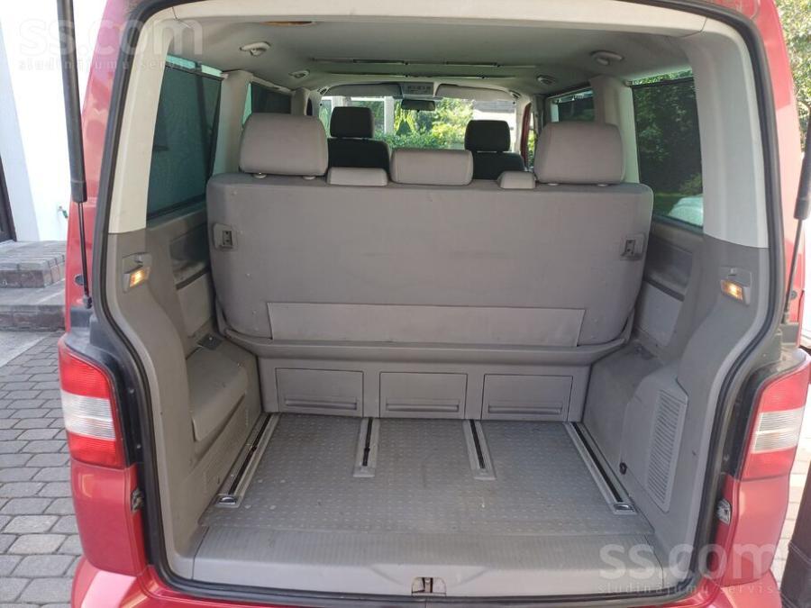 Sarkans Volkswagen Multivan 2007 Rīga, ar dzinēja tilpumu 2.50 L un nobraukumu 201 tūkst. km par 6400 €, foto 18 vietnē AUTOMOTO.COM.LV