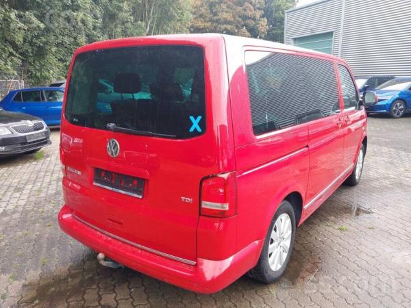 Sarkans Volkswagen Multivan 2012 Tukums, ar dzinēja tilpumu 2.00 L un nobraukumu 229 tūkst. km par 17500 €, foto 5 vietnē AUTOMOTO.COM.LV