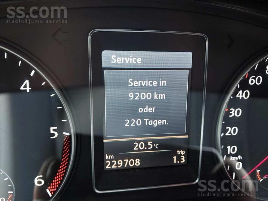 Red Volkswagen Multivan 2012 in Tukums, with an engine capacity of 2.00 L and mileage of 229 thousand km for 17500 €, photo 9 on AUTOMOTO.COM.LV